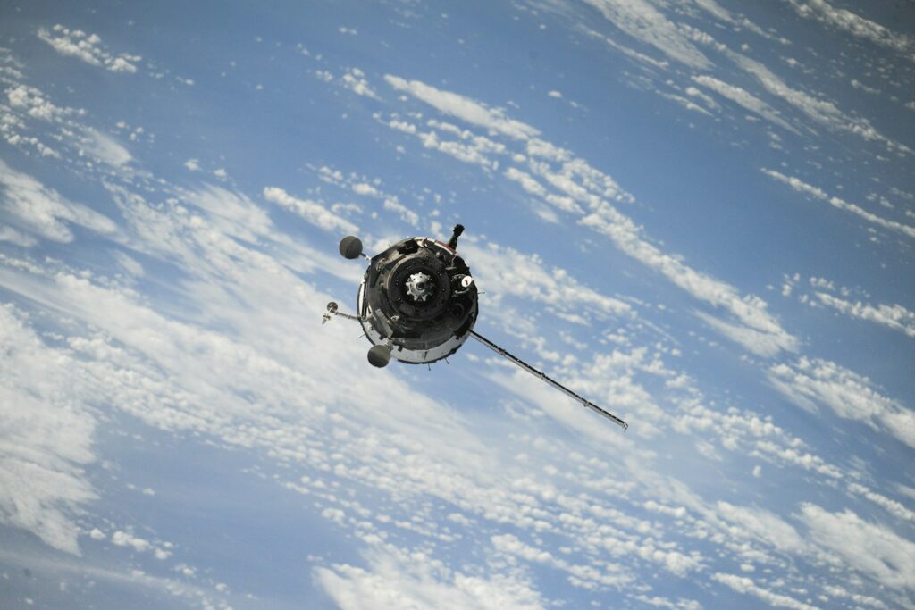 European Companies Win €3 Million ESA Contract for Satellite Deorbiting ...
